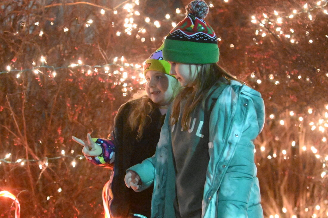 Glow Up draws festive crowd | News, Sports, Jobs - Altoona Mirror